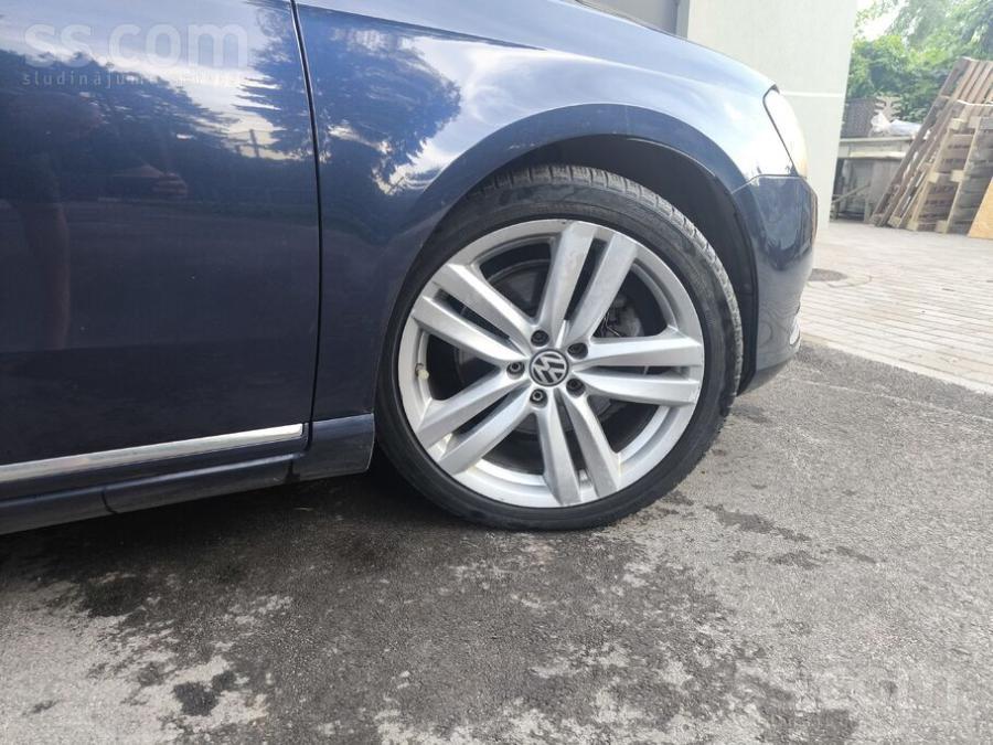 Zils Volkswagen Passat B7 2013 Jūrmala, ar dzinēja tilpumu 1.60 L un nobraukumu 370 tūkst. km par 3500 €, foto 19 vietnē AUTOMOTO.COM.LV