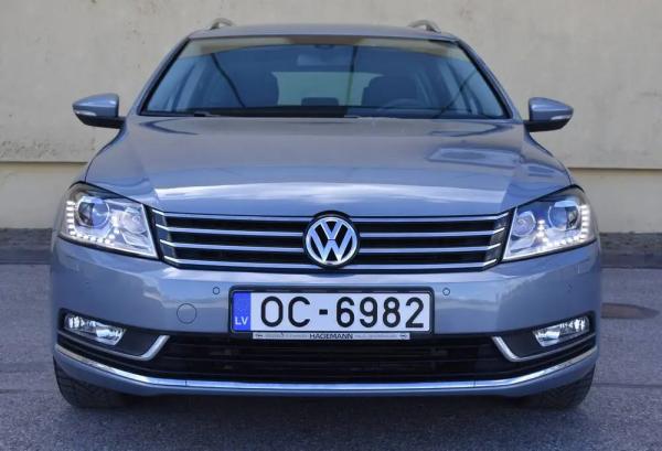 Blue Volkswagen Passat B7 2013 in Talsi, with an engine capacity of 1.40 L and mileage of 143 thousand km for 6900 €, photo 3 on AUTOMOTO.COM.LV