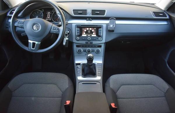 Blue Volkswagen Passat B7 2013 in Talsi, with an engine capacity of 1.40 L and mileage of 143 thousand km for 6900 €, photo 7 on AUTOMOTO.COM.LV