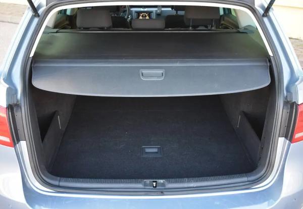 Blue Volkswagen Passat B7 2013 in Talsi, with an engine capacity of 1.40 L and mileage of 143 thousand km for 6900 €, photo 9 on AUTOMOTO.COM.LV