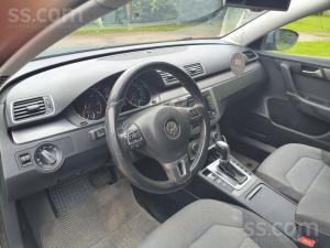 Blue Volkswagen Passat B7 2013 in Riga, with an engine capacity of 2.00 L and mileage of 418 thousand km for 3200 €, photo 4 on AUTOMOTO.COM.LV