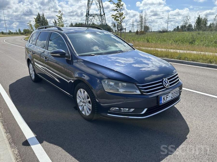 Zils Volkswagen Passat B7 2013 Liepāja, ar dzinēja tilpumu 2.00 L un nobraukumu 298 tūkst. km par 6300 €, foto 3 vietnē AUTOMOTO.COM.LV