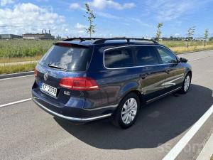 Zils Volkswagen Passat B7 2013 Liepāja, ar dzinēja tilpumu 2.00 L un nobraukumu 298 tūkst. km par 6300 €, foto 4 vietnē AUTOMOTO.COM.LV