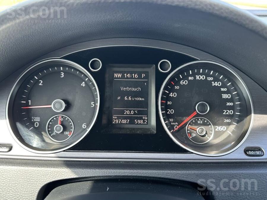 Zils Volkswagen Passat B7 2013 Liepāja, ar dzinēja tilpumu 2.00 L un nobraukumu 298 tūkst. km par 6300 €, foto 6 vietnē AUTOMOTO.COM.LV