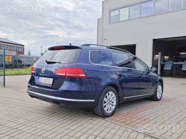 Blue Volkswagen Passat B7 2014 in Liepaja, with an engine capacity of 2.00 L and mileage of 293 thousand km for 7500 €, photo 5 on AUTOMOTO.COM.LV