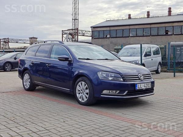 Blue Volkswagen Passat B7 2014 in Liepaja, with an engine capacity of 2.00 L and mileage of 293 thousand km for 7500 €, photo 7 on AUTOMOTO.COM.LV