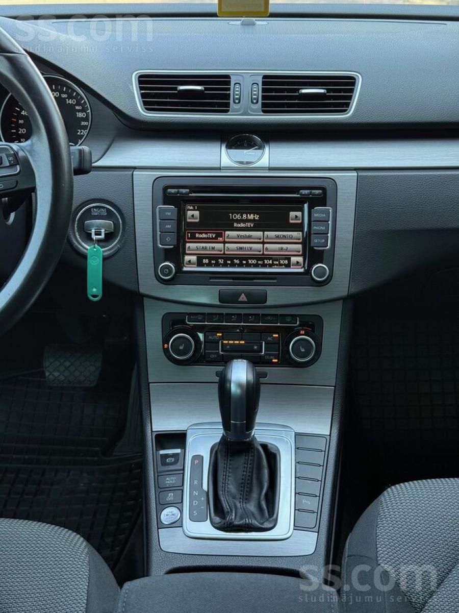 Brown Volkswagen Passat B7 2011 in Riga, with an engine capacity of 1.80 L and mileage of 182 thousand km for 3880 €, photo 13 on AUTOMOTO.COM.LV