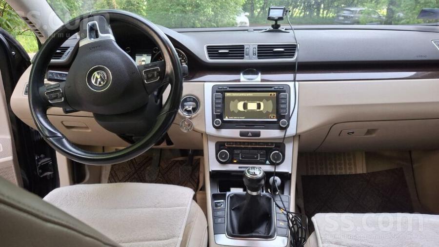 Brown Volkswagen Passat B7 2011 in Riga, with an engine capacity of 2.00 L and mileage of 320 thousand km for 5200 €, photo 7 on AUTOMOTO.COM.LV