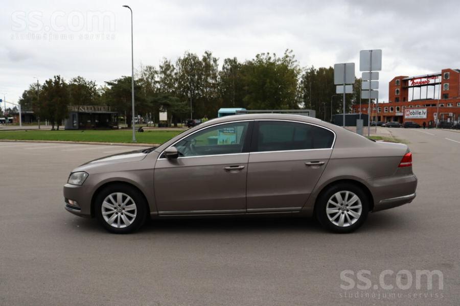 Brown Volkswagen Passat B7 2011 in Riga, with an engine capacity of 2.00 L and mileage of 379 thousand km for 2490 €, photo 4 on AUTOMOTO.COM.LV