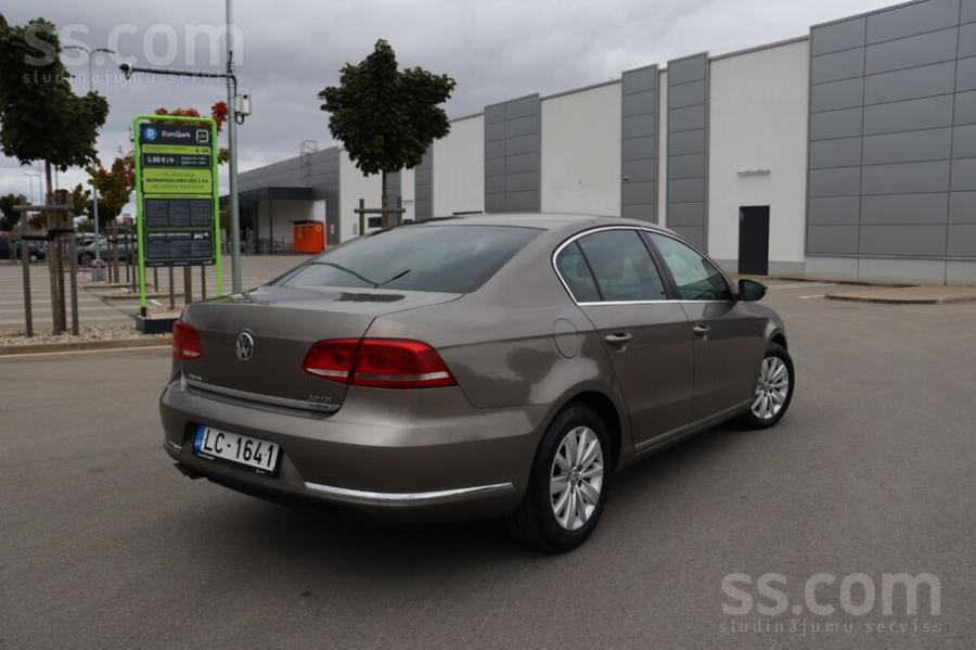 Brown Volkswagen Passat B7 2011 in Riga, with an engine capacity of 2.00 L and mileage of 379 thousand km for 2490 €, photo 7 on AUTOMOTO.COM.LV