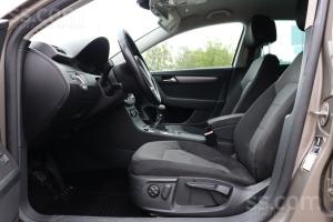 Brown Volkswagen Passat B7 2011 in Riga, with an engine capacity of 2.00 L and mileage of 379 thousand km for 2490 €, photo 10 on AUTOMOTO.COM.LV