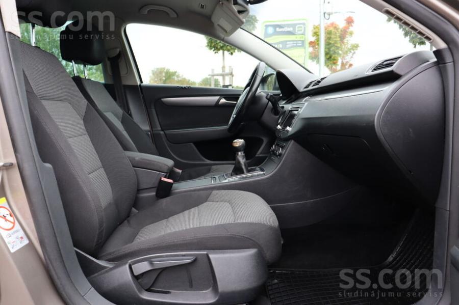 Brown Volkswagen Passat B7 2011 in Riga, with an engine capacity of 2.00 L and mileage of 379 thousand km for 2490 €, photo 11 on AUTOMOTO.COM.LV