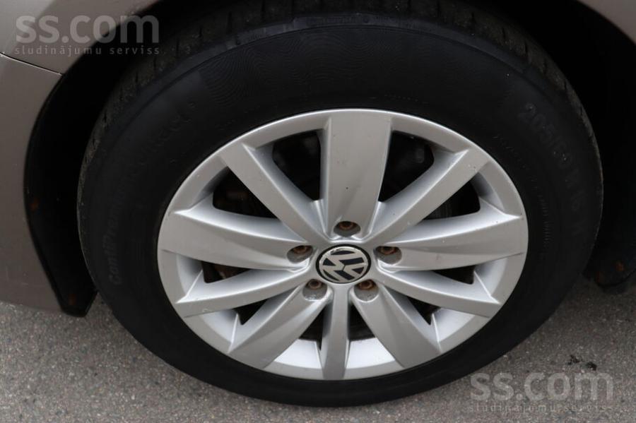 Brown Volkswagen Passat B7 2011 in Riga, with an engine capacity of 2.00 L and mileage of 379 thousand km for 2490 €, photo 19 on AUTOMOTO.COM.LV