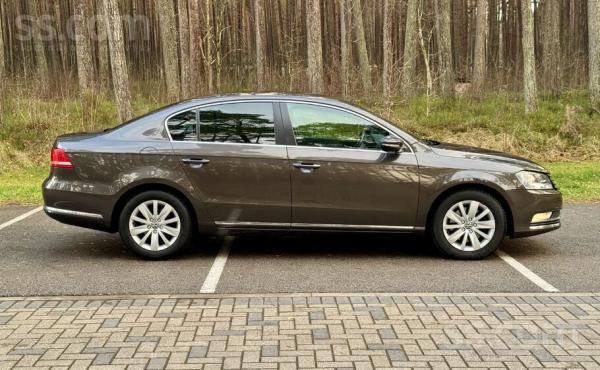 Brown Volkswagen Passat B7 2012 in Riga, with an engine capacity of 2.00 L and mileage of 227 thousand km for 6290 €, photo 2 on AUTOMOTO.COM.LV