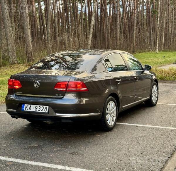 Brown Volkswagen Passat B7 2012 in Riga, with an engine capacity of 2.00 L and mileage of 227 thousand km for 6100 €, photo 3 on AUTOMOTO.COM.LV