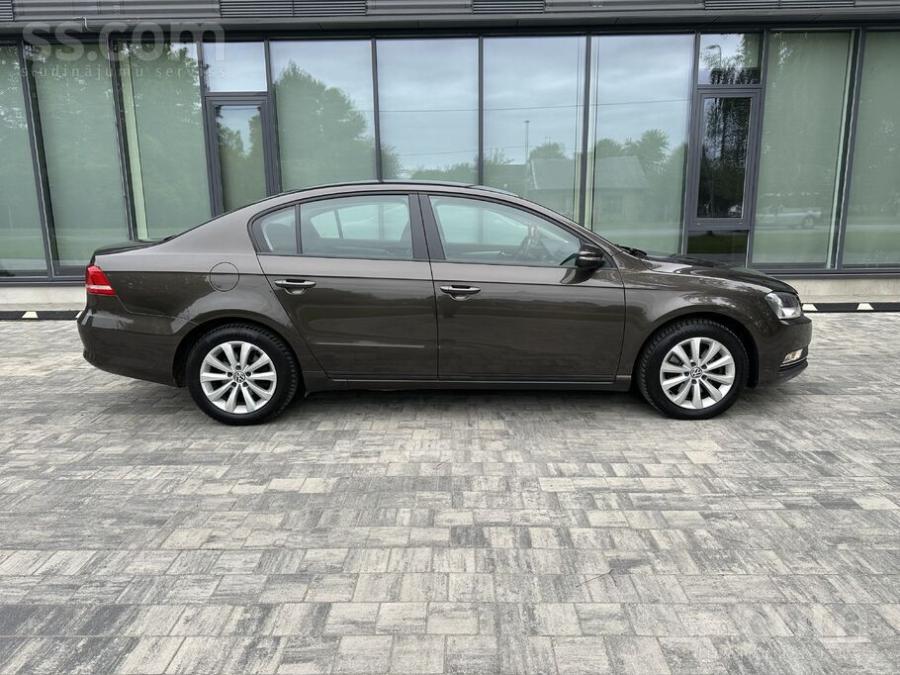 Brown Volkswagen Passat B7 2013 in Riga, with an engine capacity of 1.40 L and mileage of 330 thousand km for 4300 €, photo 3 on AUTOMOTO.COM.LV