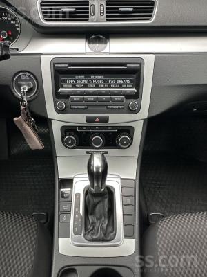 Brown Volkswagen Passat B7 2013 in Riga, with an engine capacity of 1.40 L and mileage of 330 thousand km for 4300 €, photo 14 on AUTOMOTO.COM.LV