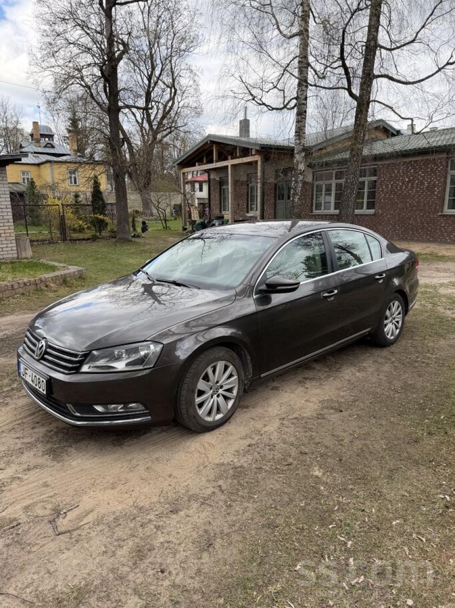 Brūns Volkswagen Passat B7 2013 Rīga, ar dzinēja tilpumu 2.00 L un nobraukumu 352 tūkst. km par 3900 €, foto 1 vietnē AUTOMOTO.COM.LV