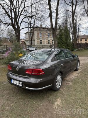 Brūns Volkswagen Passat B7 2013 Rīga, ar dzinēja tilpumu 2.00 L un nobraukumu 352 tūkst. km par 3900 €, foto 4 vietnē AUTOMOTO.COM.LV