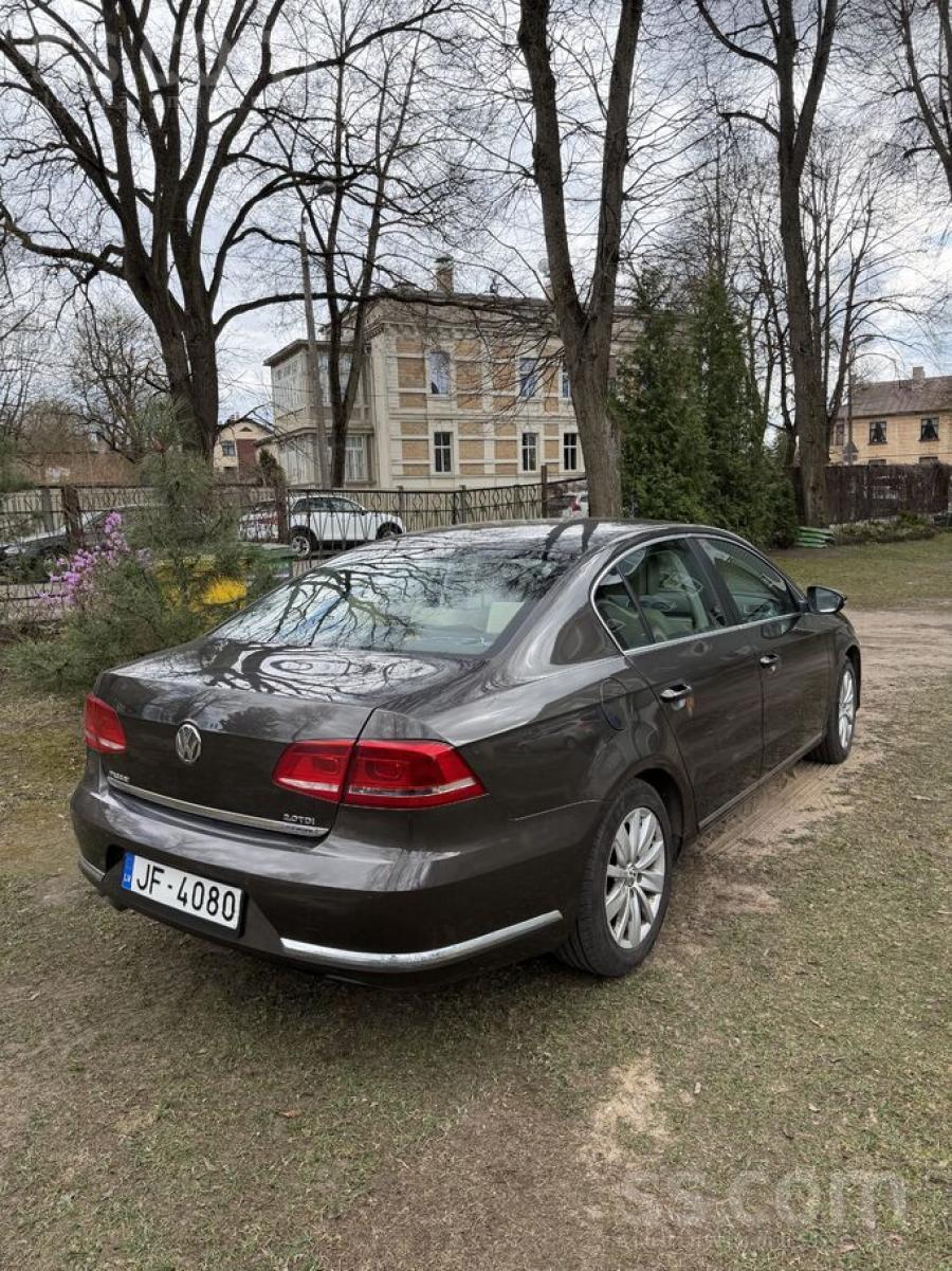 Brūns Volkswagen Passat B7 2013 Rīga, ar dzinēja tilpumu 2.00 L un nobraukumu 352 tūkst. km par 3900 €, foto 4 vietnē AUTOMOTO.COM.LV