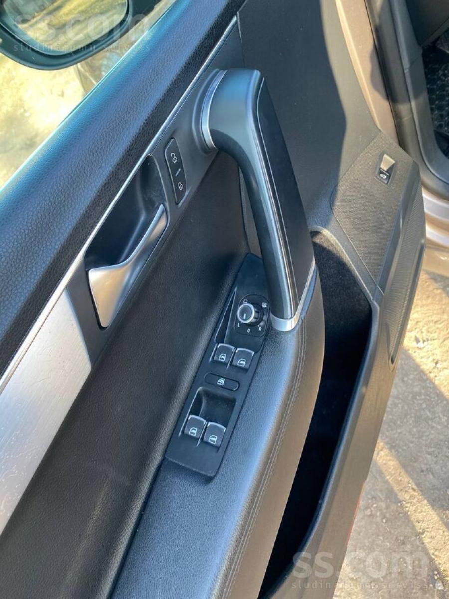 Brūns Volkswagen Passat B7 2011 Jūrmala, ar dzinēja tilpumu 2.00 L un nobraukumu 373 tūkst. km par 4500 €, foto 10 vietnē AUTOMOTO.COM.LV