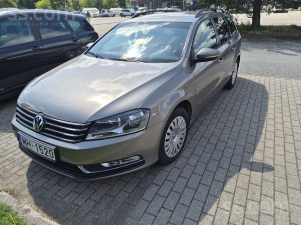 Brown Volkswagen Passat B7 2011 in Riga, with an engine capacity of 2.00 L and mileage of 190 thousand km for 5799 €, photo 1 on AUTOMOTO.COM.LV