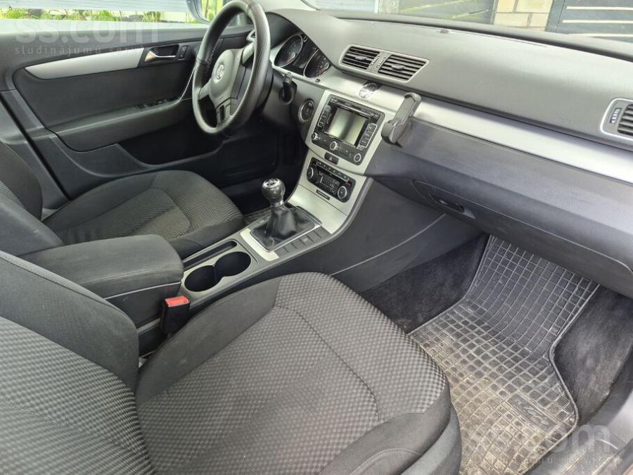 Brūns Volkswagen Passat B7 2011 Rīga, ar dzinēja tilpumu 2.00 L un nobraukumu 190 tūkst. km par 5799 €, foto 12 vietnē AUTOMOTO.COM.LV