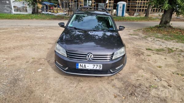 Brūns Volkswagen Passat B7 2011 Rīga, ar dzinēja tilpumu 2.00 L un nobraukumu 305 tūkst. km par 3500 €, foto 3 vietnē AUTOMOTO.COM.LV
