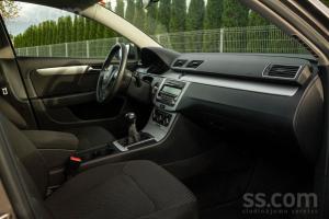Brūns Volkswagen Passat B7 2011 Jelgava, ar dzinēja tilpumu 1.80 L un nobraukumu 293 tūkst. km par 2790 €, foto 8 vietnē AUTOMOTO.COM.LV
