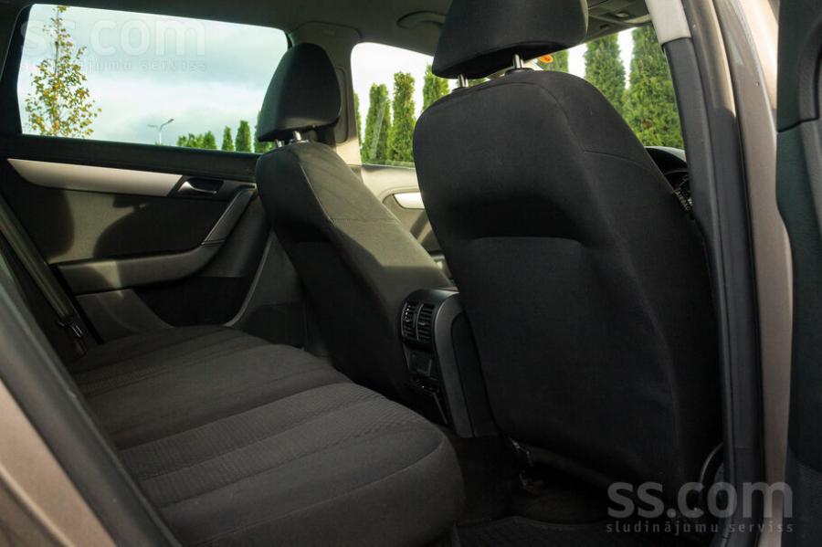 Brūns Volkswagen Passat B7 2011 Jelgava, ar dzinēja tilpumu 1.80 L un nobraukumu 293 tūkst. km par 2790 €, foto 9 vietnē AUTOMOTO.COM.LV