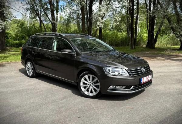 Brown Volkswagen Passat B7 2012 in Jurmala, with an engine capacity of 2.00 L and mileage of 191 thousand km for 1 €, photo 2 on AUTOMOTO.COM.LV