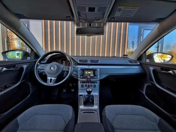 Brown Volkswagen Passat B7 2012 in Riga, with an engine capacity of 1.60 L and mileage of 401 thousand km for 3990 €, photo 2 on AUTOMOTO.COM.LV