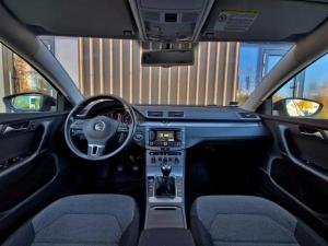 Brown Volkswagen Passat B7 2012 in Riga, with an engine capacity of 1.60 L and mileage of 401 thousand km for 3990 €, photo 3 on AUTOMOTO.COM.LV