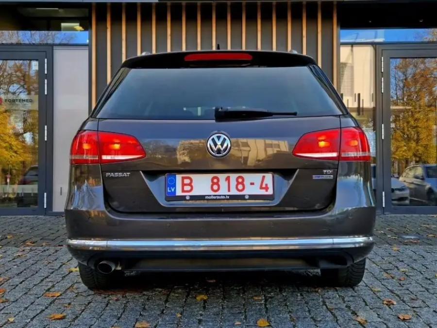 Brown Volkswagen Passat B7 2012 in Riga, with an engine capacity of 1.60 L and mileage of 401 thousand km for 3990 €, photo 16 on AUTOMOTO.COM.LV
