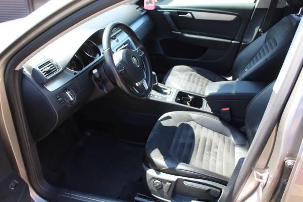 Brūns Volkswagen Passat B7 2012 Liepāja, ar dzinēja tilpumu 1.40 L un nobraukumu 253 tūkst. km par 5250 €, foto 5 vietnē AUTOMOTO.COM.LV