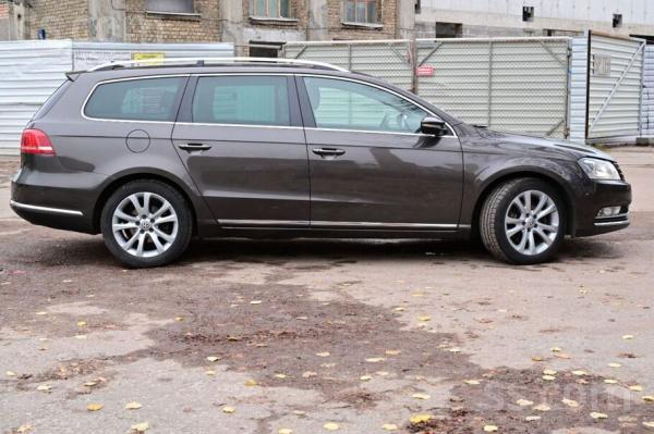 Brown Volkswagen Passat B7 2013 in Riga, with an engine capacity of 1.60 L and mileage of 261 thousand km for 4500 €, photo 3 on AUTOMOTO.COM.LV