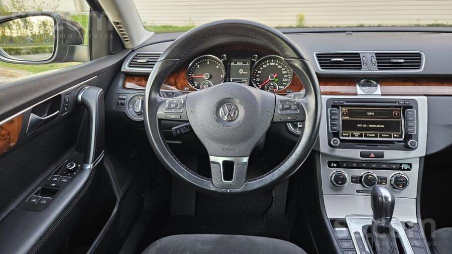 Brown Volkswagen Passat B7 2013 in Riga, with an engine capacity of 2.00 L and mileage of 320 thousand km for 4500 €, photo 15 on AUTOMOTO.COM.LV