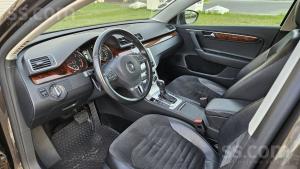 Brown Volkswagen Passat B7 2013 in Riga, with an engine capacity of 2.00 L and mileage of 320 thousand km for 4500 €, photo 17 on AUTOMOTO.COM.LV