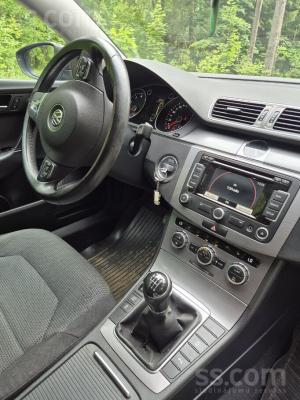 Brūns Volkswagen Passat B7 2013 Daugavpils, ar dzinēja tilpumu 1.40 L un nobraukumu 257 tūkst. km par 2700 €, foto 6 vietnē AUTOMOTO.COM.LV