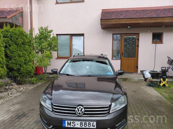 Brown Volkswagen Passat B7 2013 in Riga, with an engine capacity of 2.00 L and mileage of 354 thousand km for 4100 €, photo 1 on AUTOMOTO.COM.LV