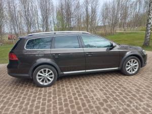Brown Volkswagen Passat B7 2014 in Limbazi, with an engine capacity of 2.00 L and mileage of 259 thousand km for 7900 €, photo 5 on AUTOMOTO.COM.LV