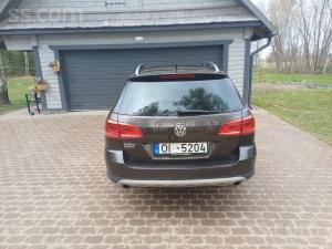 Brown Volkswagen Passat B7 2014 in Limbazi, with an engine capacity of 2.00 L and mileage of 259 thousand km for 7900 €, photo 6 on AUTOMOTO.COM.LV