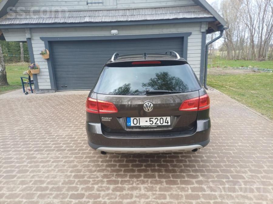 Brown Volkswagen Passat B7 2014 in Limbazi, with an engine capacity of 2.00 L and mileage of 259 thousand km for 7900 €, photo 6 on AUTOMOTO.COM.LV
