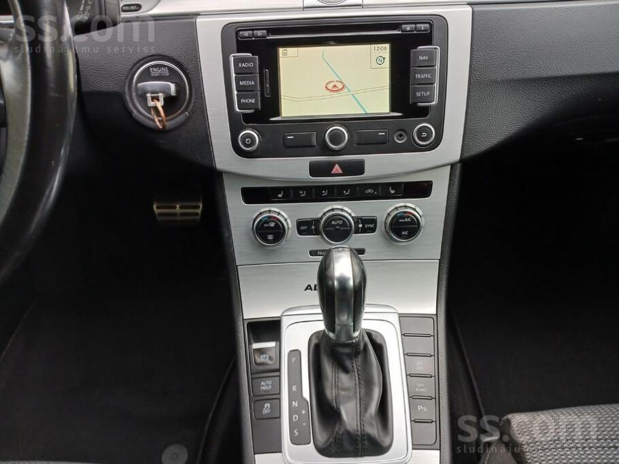 Brown Volkswagen Passat B7 2014 in Limbazi, with an engine capacity of 2.00 L and mileage of 259 thousand km for 7900 €, photo 10 on AUTOMOTO.COM.LV