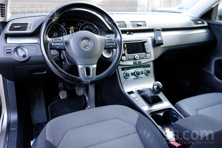 Brown Volkswagen Passat B7 2014 in Riga, with an engine capacity of 1.60 L and mileage of 216 thousand km for 6990 €, photo 6 on AUTOMOTO.COM.LV