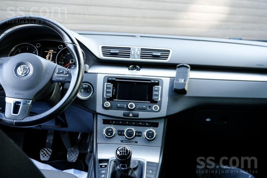 Brown Volkswagen Passat B7 2014 in Riga, with an engine capacity of 1.60 L and mileage of 216 thousand km for 6990 €, photo 15 on AUTOMOTO.COM.LV