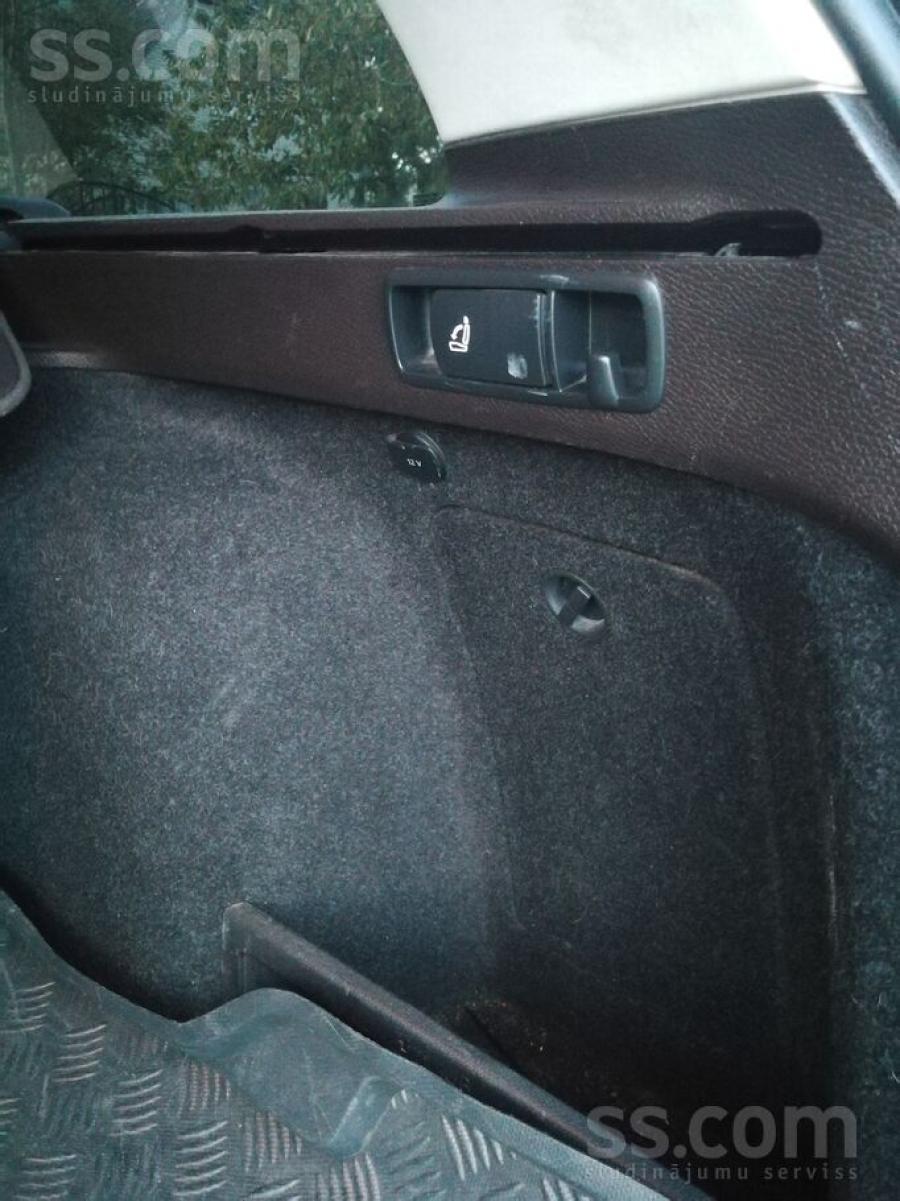 Brown Volkswagen Passat B7 2014 in Bauska, with an engine capacity of 2.00 L and mileage of 390 thousand km for 4500 €, photo 17 on AUTOMOTO.COM.LV
