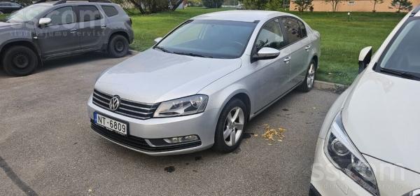 Grey Volkswagen Passat B7 2013 in Riga, with an engine capacity of 2.00 L and mileage of 335 thousand km for 3200 €, photo 1 on AUTOMOTO.COM.LV