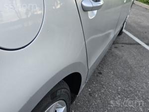Pelēks Volkswagen Passat B7 2011 Daugavpils, ar dzinēja tilpumu 2.00 L un nobraukumu 289 tūkst. km par 3700 €, foto 7 vietnē AUTOMOTO.COM.LV
