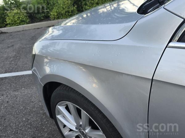 Pelēks Volkswagen Passat B7 2011 Daugavpils, ar dzinēja tilpumu 2.00 L un nobraukumu 289 tūkst. km par 3700 €, foto 7 vietnē AUTOMOTO.COM.LV